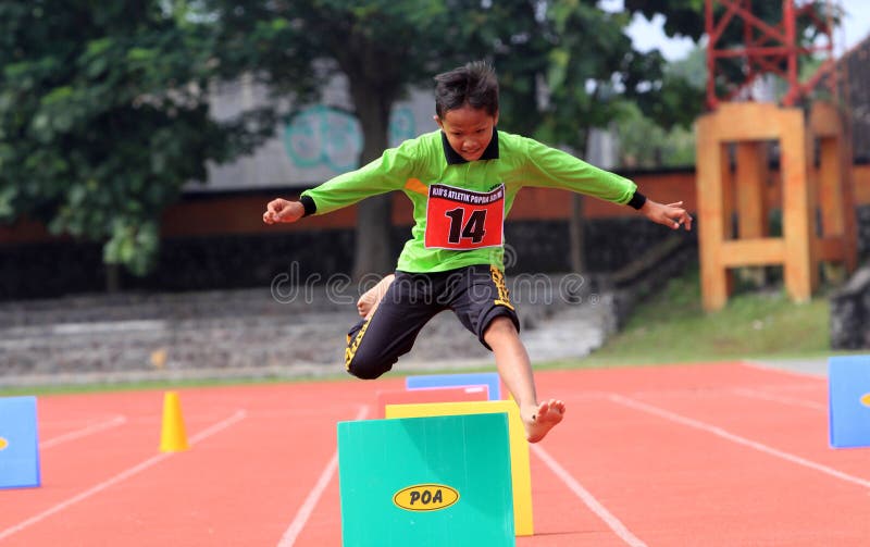 Hurdles race editorial photo. Image of elementary, central - 51449051