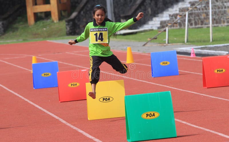 Hurdles race editorial image. Image of hurdles, following - 51449105