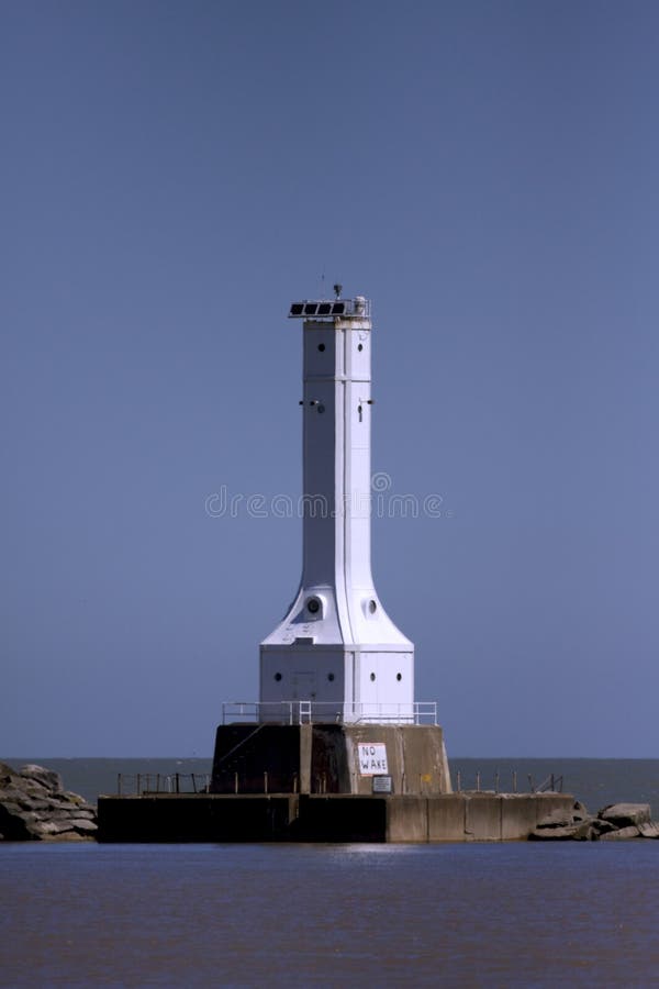 Huron Harbor Lighthouse 812250 Stock Photo - Image of great, steel ...