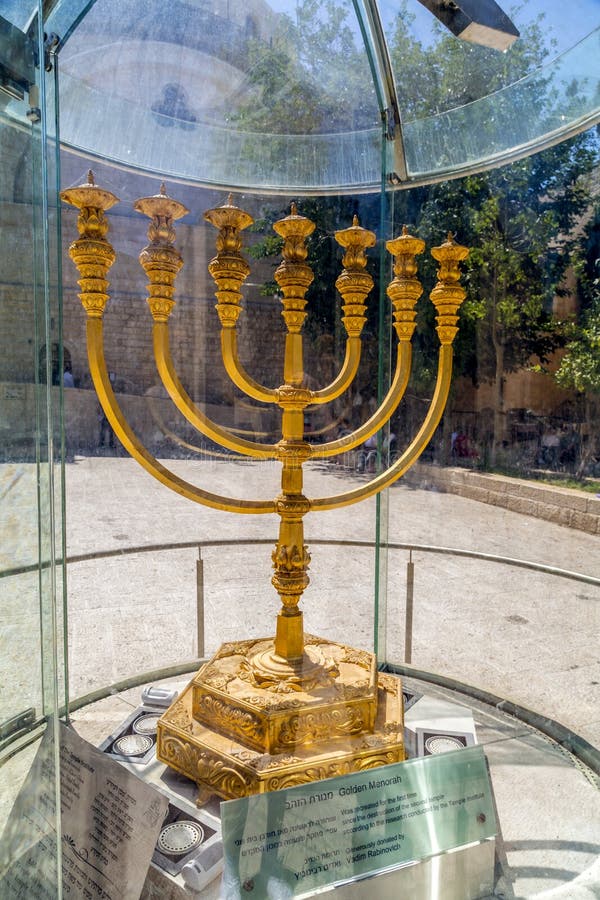 Hurva-Synagoge Und Das Goldene Menorah Redaktionelles Stockbild - Bild ...
