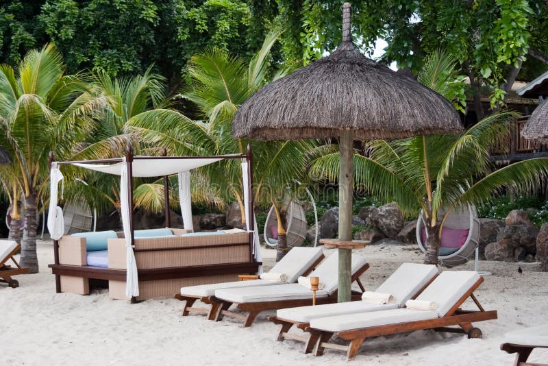 Hut Beach Bed and Transats Mauritius Stock Image - Image of activities ...