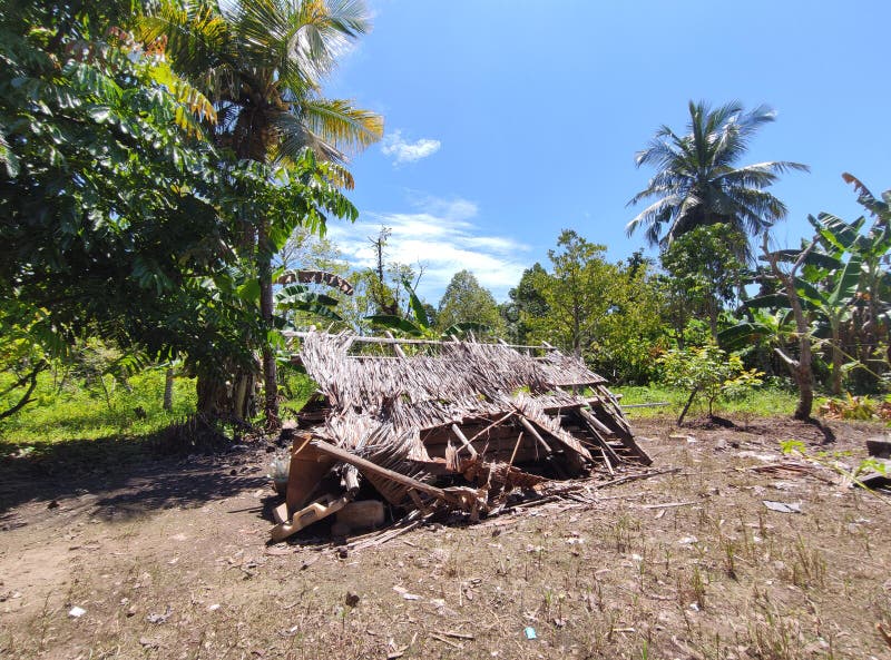 280 Hut Collapsed Stock Photos - Free & Royalty-Free Stock Photos from ...