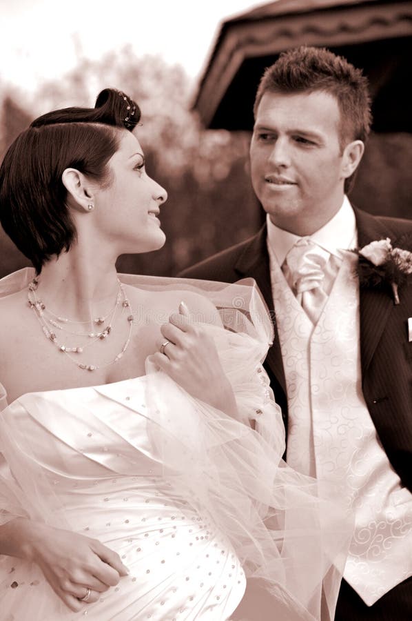 Huwelijk: Bruid En Bruidegom Stock Afbeelding - Image of ceremonie ...