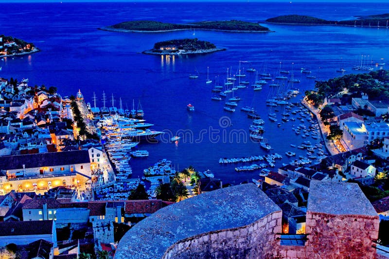 Hvar town center editorial stock photo. Image of boats - 30994978