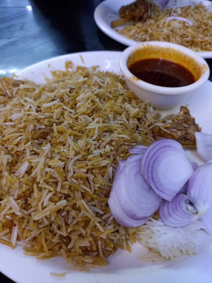 Hyderabadi Mutton Biryani Con Salsa Picante Imagen de archivo - Imagen ...