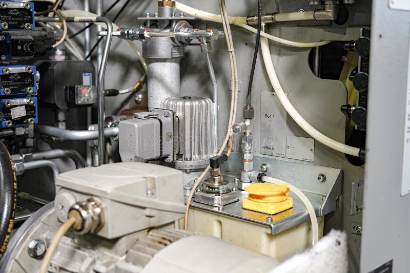 Hydraulic and Electronic Control System of CNC Metal Processing Center ...