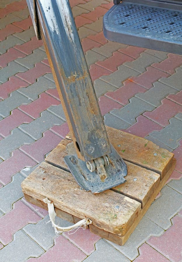 Hydraulic Foot Of The Crane. Extended Side Truck Outrigger Stabilizer ...