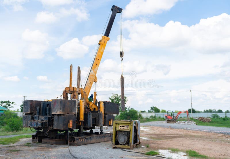 Hydraulic Static Pile Driver Lifting Steel Pipe for Pressing Piles into ...