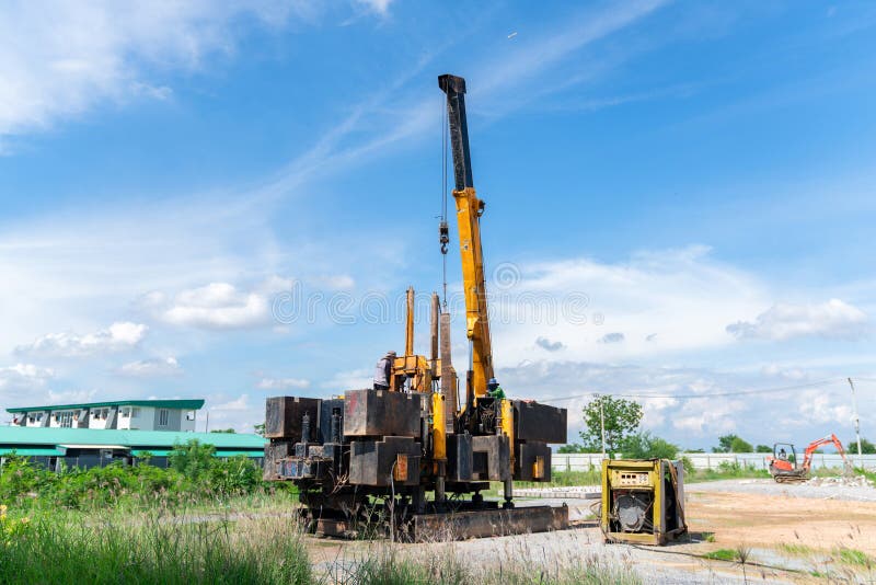 Hydraulic Static Pile Driver and Hydraulic Pump Stock Photo - Image of ...