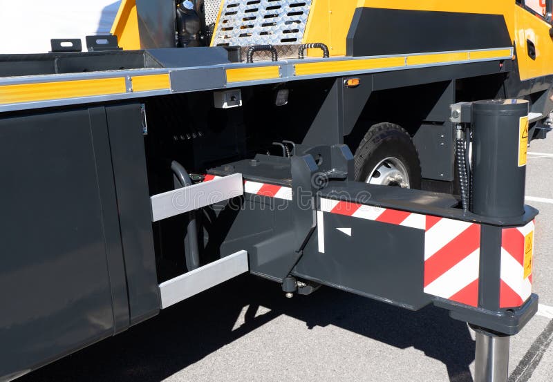 Hydraulic Support for Truck Construction Machine Lift Crane. Hydraulic ...