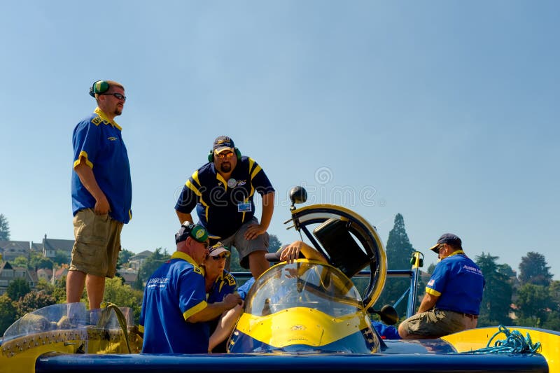 Hydro racing boat crew editorial stock photo. Image of crew - 6028023