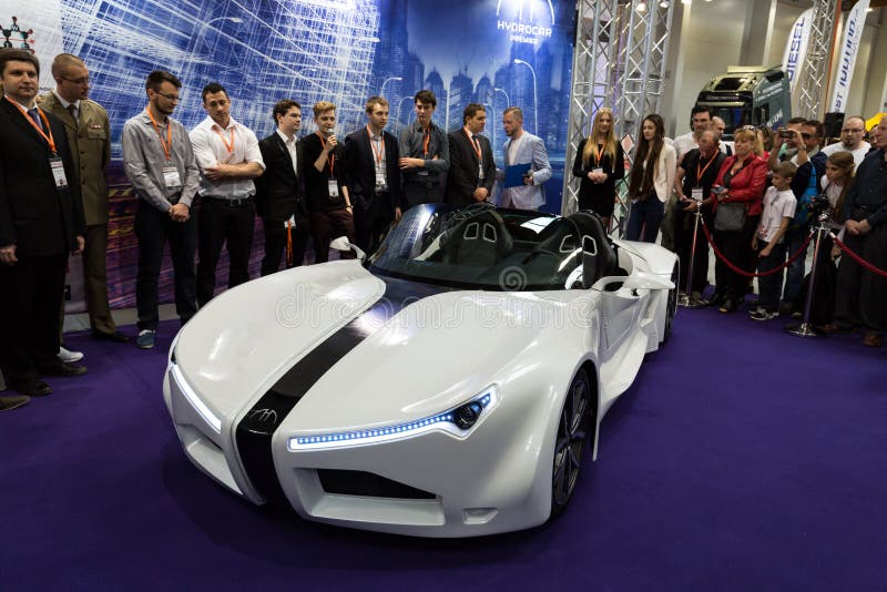 Hydrocar Premiera - De Eerste Poolse Waterstof-auto Redactionele ...