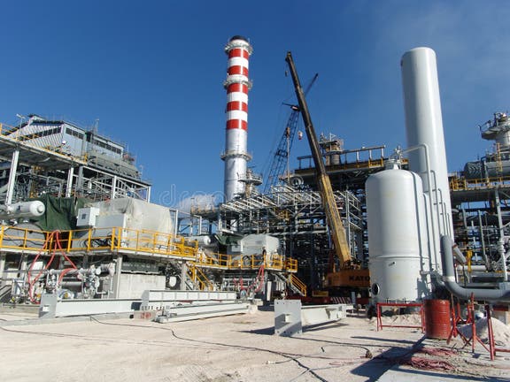 Refinery Under Construction Editorial Photo - Image of hydrogen ...