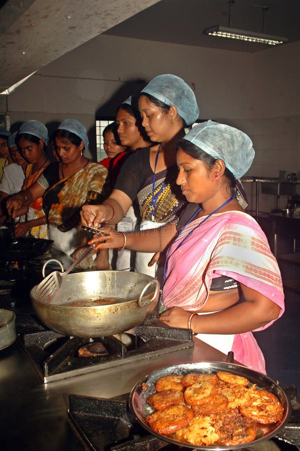 Hygienic Cooking editorial photography. Image of food - 38642417