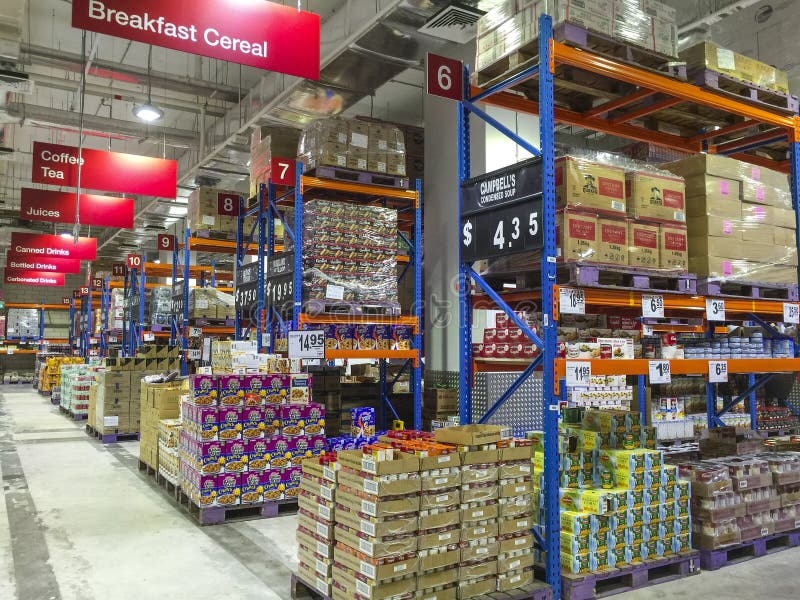 Intérieur Du Nouvel Hypermarché Magnit Photo éditorial - Image du ...