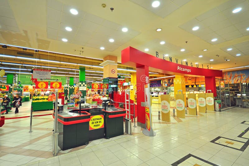 Hypermarché D'Alcampo, Espagne Photo éditorial - Image du affaires ...