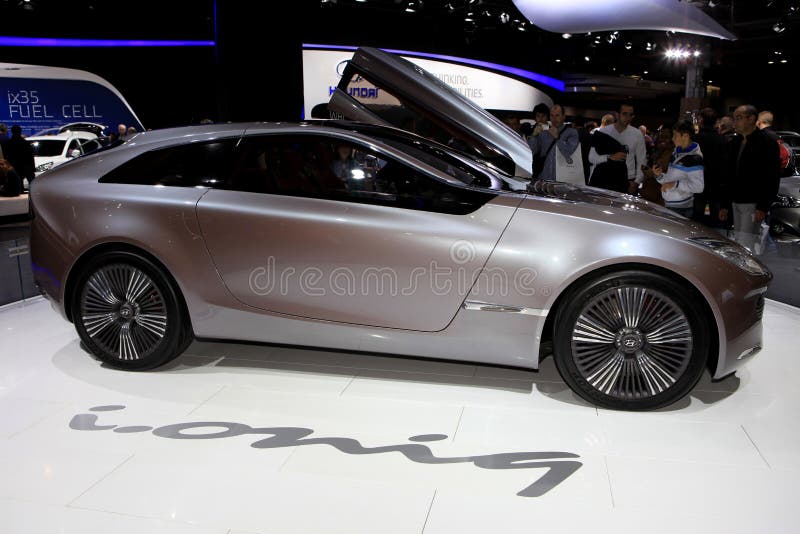 The Hyundai i-oniq Concept editorial image. Image of motor - 27127230
