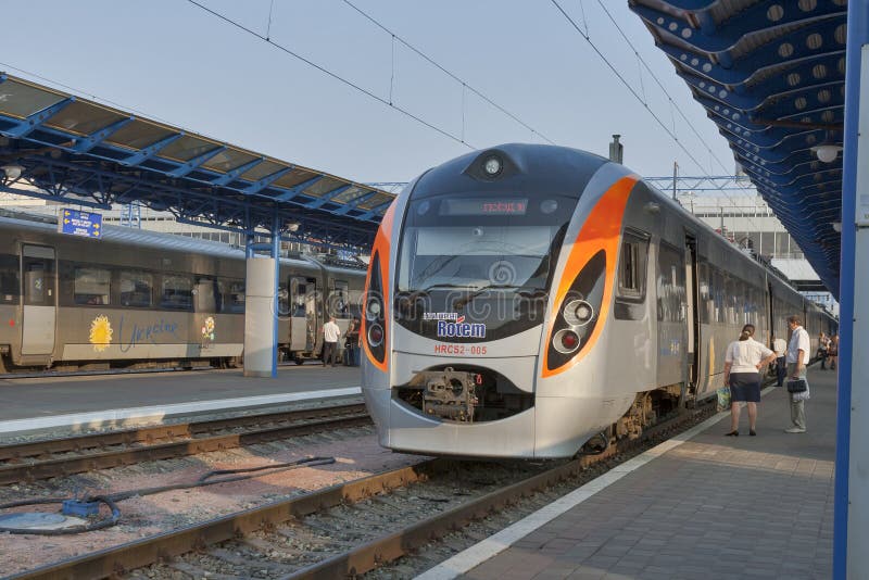 Hyundai Rotem train editorial stock image. Image of grey - 27207524