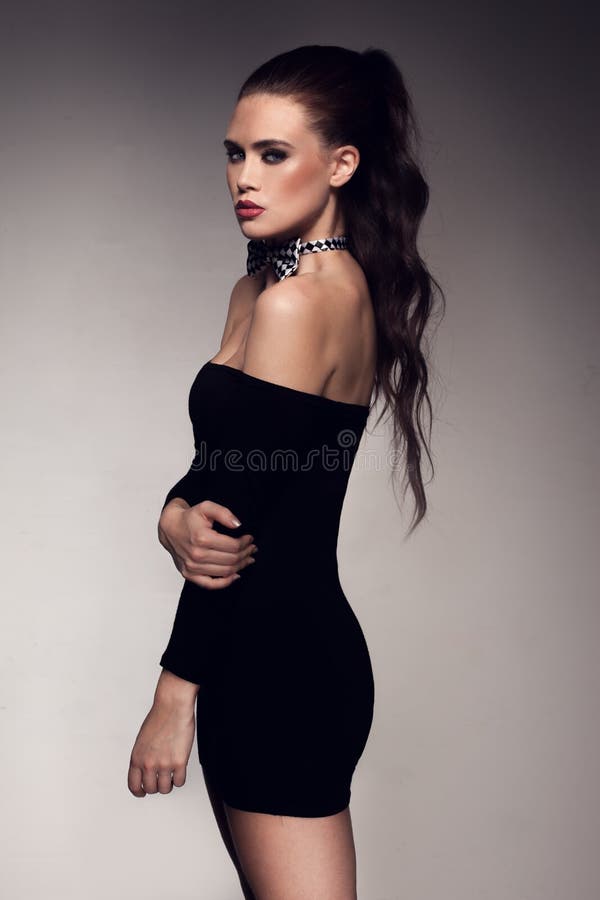Glamorös Sexig Sensuell Ung Blondin Topless Pin Up Glamour Model Posing