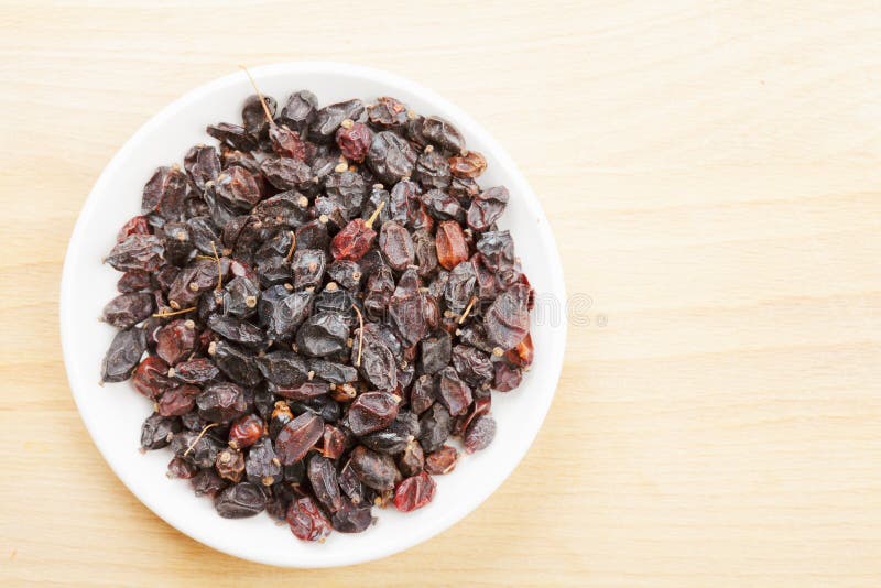 I Crespini Aromatizzano Su Legno Fotografia Stock - Immagine di ...