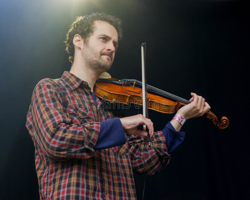 I Draw Slow editorial image. Image of live, famous, hats - 37350815