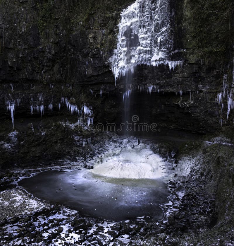 Henrhyd Falls at Coelbren, South Wales UK Stock Photo - Image of ...
