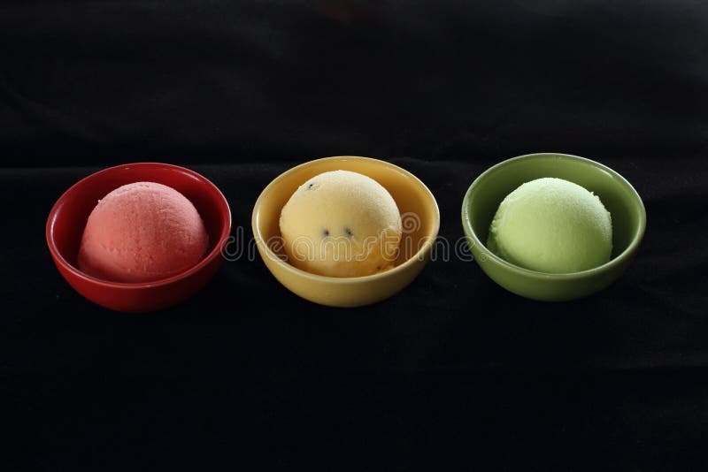 Ice Cream Arranged As Traffic Light Stock Photos - Free & Royalty-Free ...