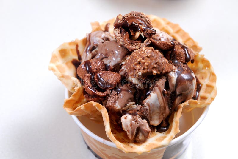 Ice Cream Chocolate Topping Stock Image - Image of freshness, cake ...