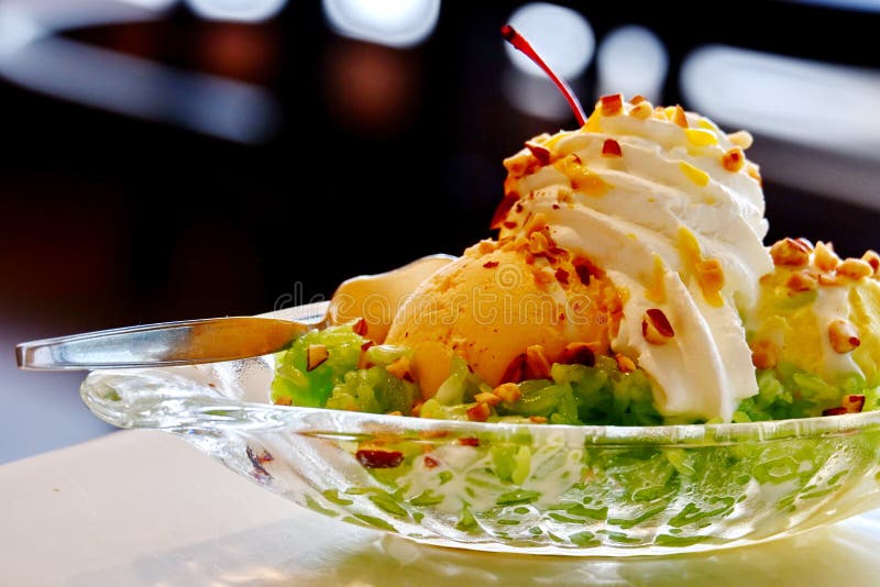 Ice Cream in the Cup, Get Ready To Eat, Stock Photo - Image of creamcup ...