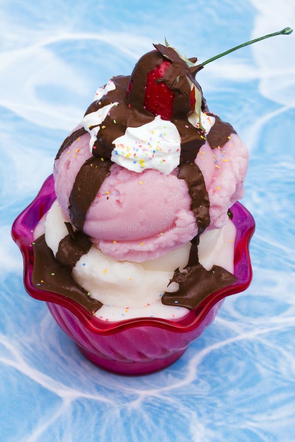 45,022 Ice Cream Sundae Stock Photos - Free & Royalty-Free Stock Photos ...