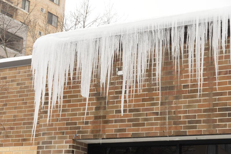 Ice damming of gutter stock image. Image of roof, freeze - 164168917