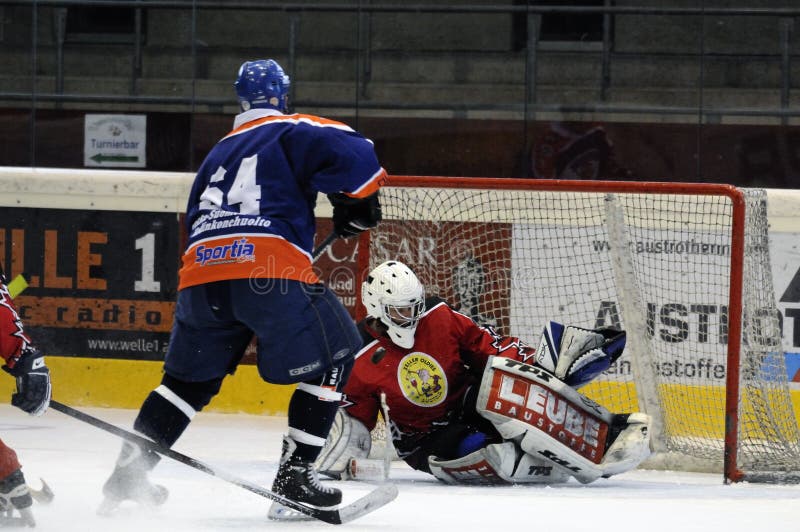 Ice Hockey editorial stock image. Image of rough, forward - 16439964