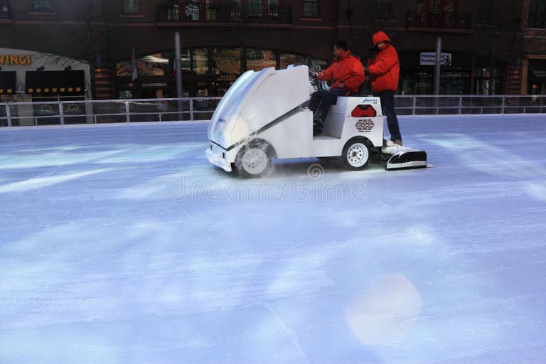 Ice resurfacing editorial stock photo. Image of machine - 23333108