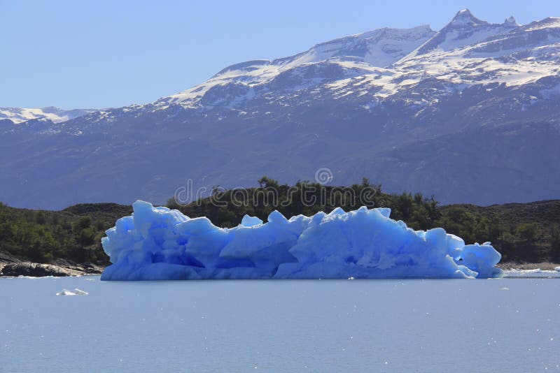 Iceberg da geleira foto de stock. Imagem de lago, patagonia - 38646698