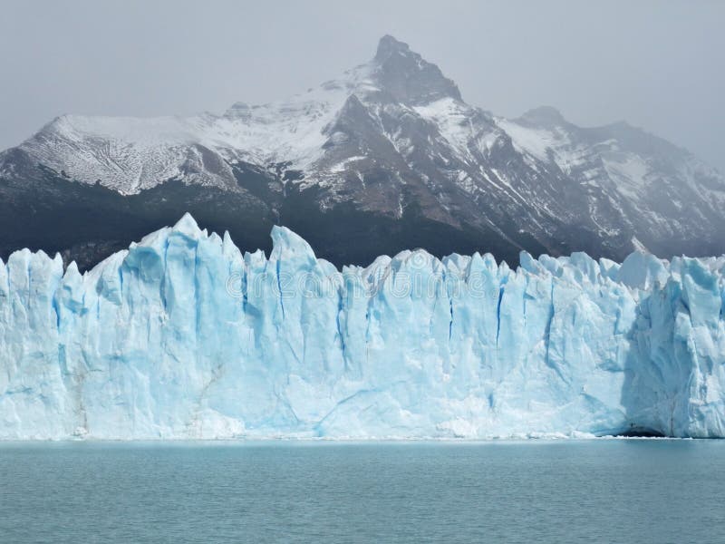 Iceberg Da Geleira Argentina De Perito Moreno Imagem de Stock - Imagem ...