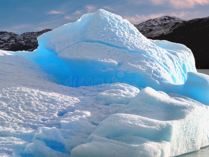 Iceberg Da Geleira De Spegazzini Foto de Stock - Imagem de sombrio ...