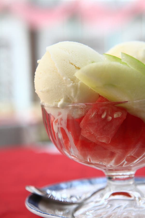 Icecream sundaes stock image. Image of indulgence, american - 14339379