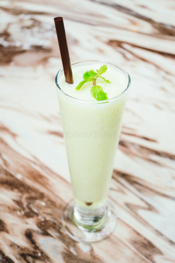 Iced Green Mixed Fruit Smoothie Stock Photo - Image of straw, smoothie ...