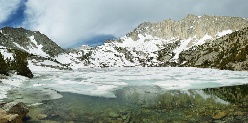 Iced Ruby lake, California stock photo. Image of flats - 88713178