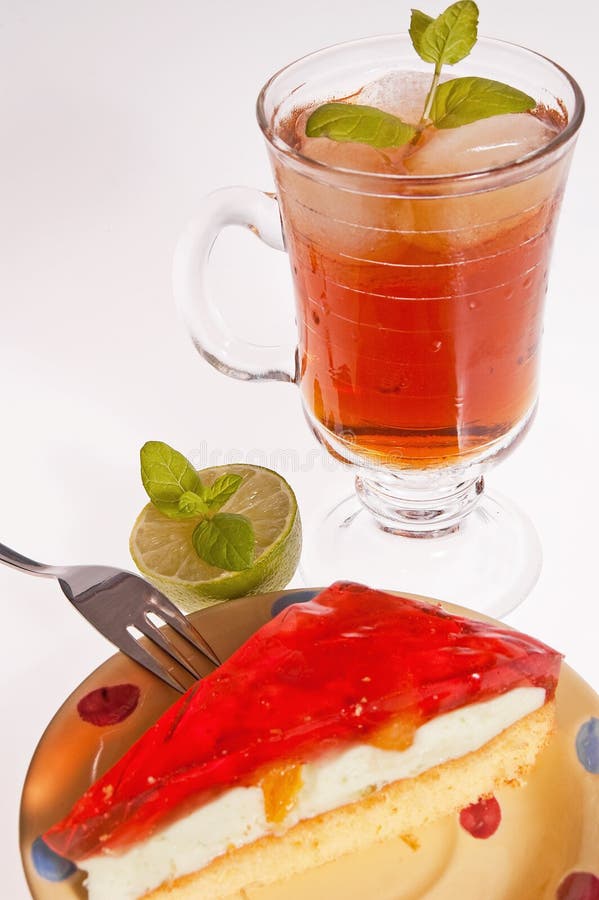 Iced tea and cake dessert stock photo. Image of mint - 23971182