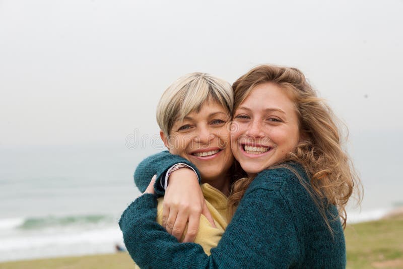 Ich Liebe Meine Mutter so Sehr! Stockfoto - Bild von fällig, beiläufig ...