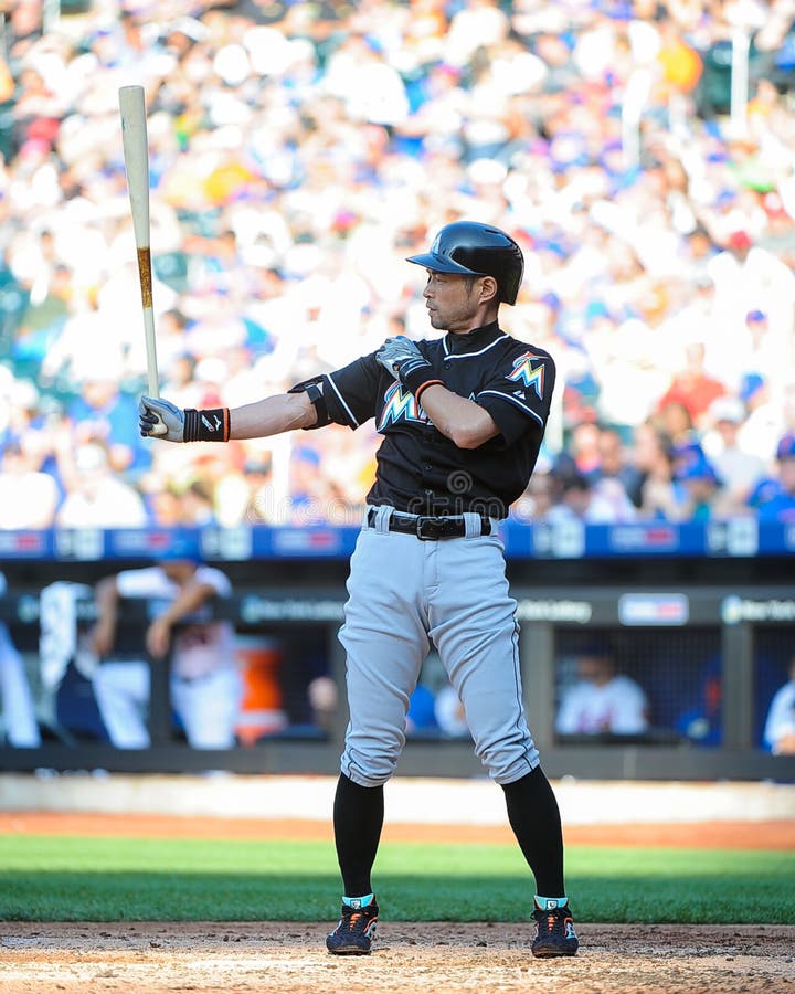 Ichiro Suzuki editorial stock photo. Image of game, pitcher - 74435248