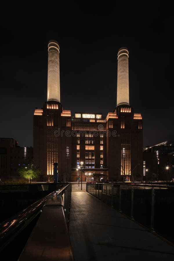 Iconic Battersea Power Station in London. Editorial Stock Photo - Image ...