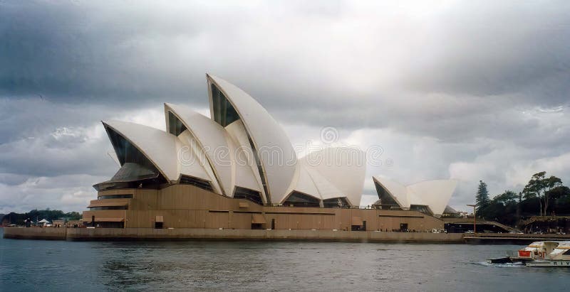 The Iconic Opera House in Sydney Editorial Photo - Image of city ...