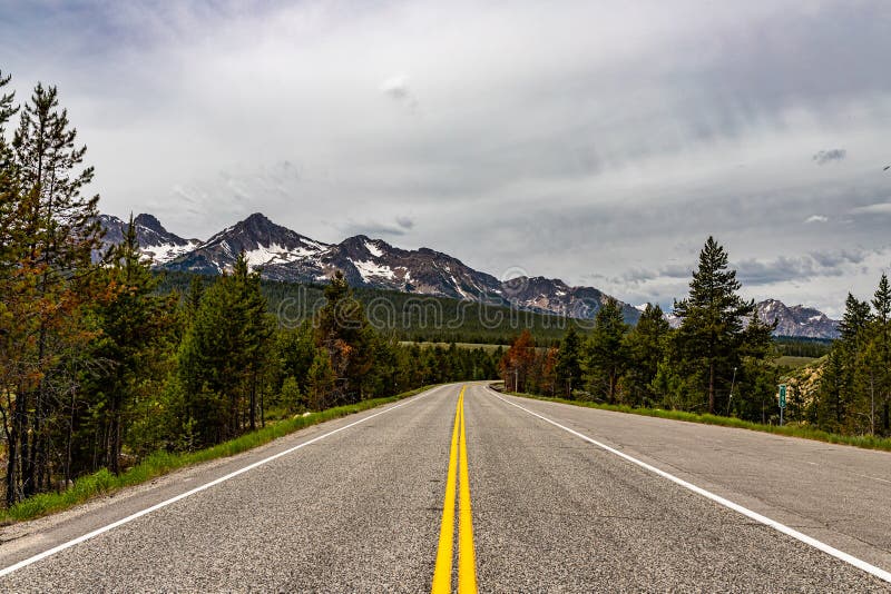 Idaho State Route 75 stock image. Image of curve, nature - 164173375