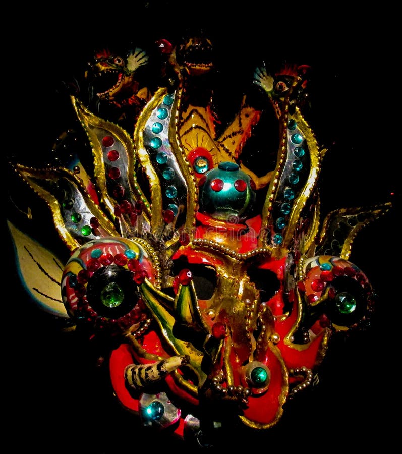 Idol Mask in La Paz Museum, Bolivia Editorial Image - Image of carfts ...