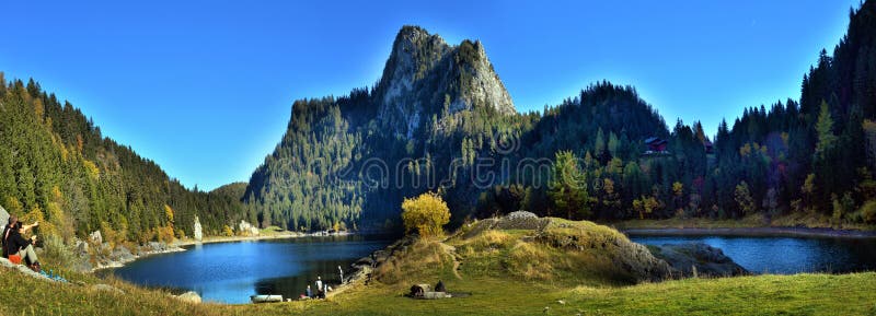 Idyllic Autumn Scene in the Alps with Mountain Lake Reflection ...