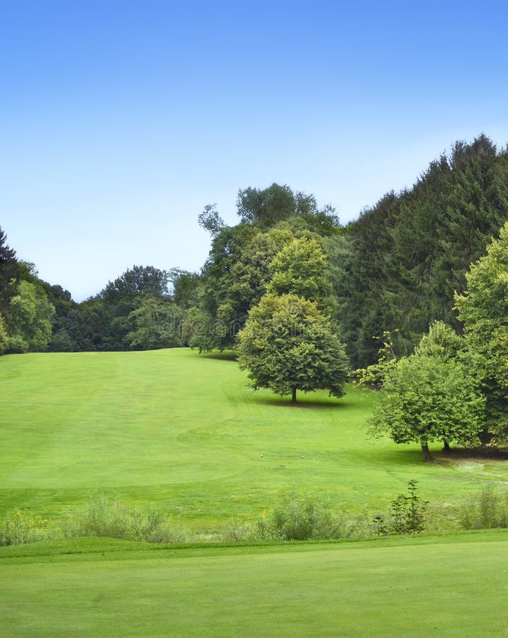 Idyllic Golf Course Hole Scene Stock Image - Image of majestic, beauty ...