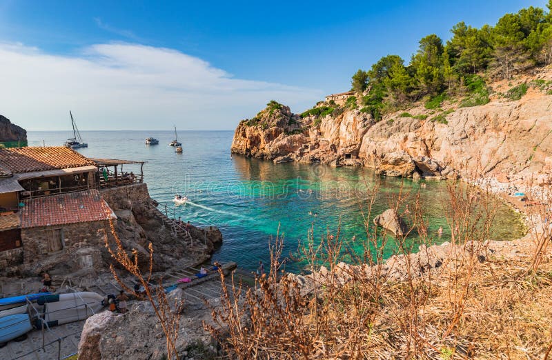 Idyllische Mening Van Cala Deia Majorca Spanje Stock Foto - Image of ...