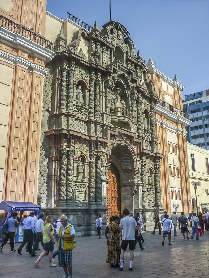 Iglesia Barroca Del Estilo En Lima Peru Fotografía editorial - Imagen ...